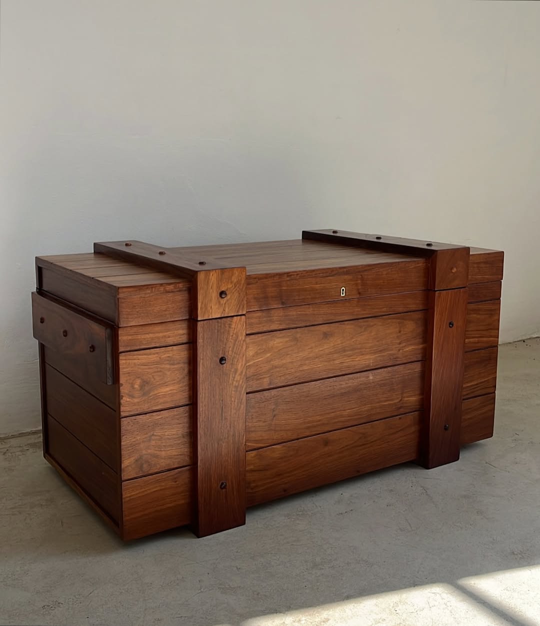 Mid-Century Kist/Storage Chest – Amphora Studio