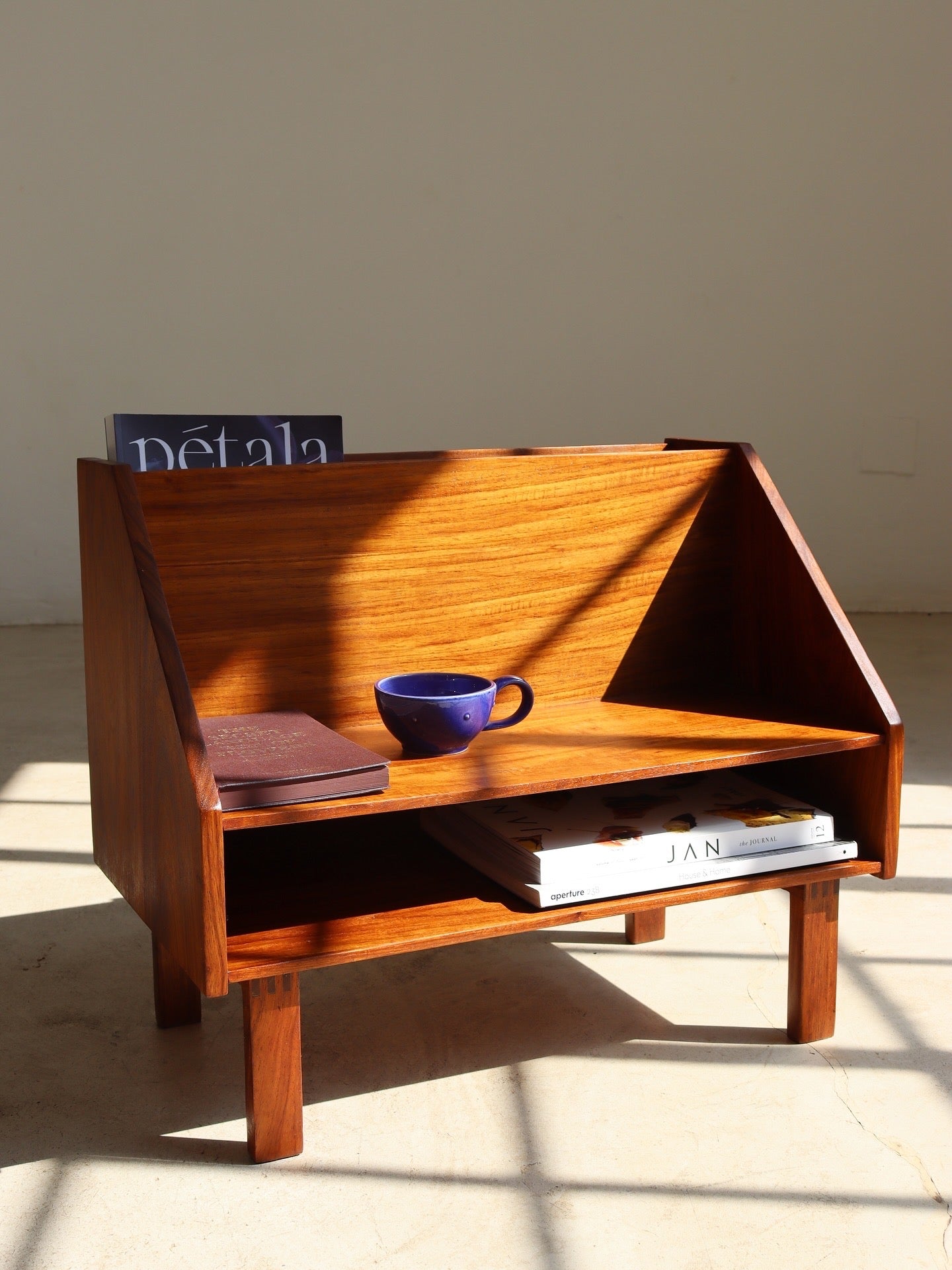 Mid-Century Magazine Rack – Amphora Studio